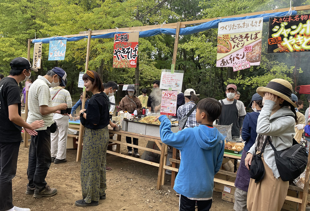 第48回当日のようす03 Bエリア – 雑居まつり—ボランティアと福祉を考えるわたしたちがつくるおまつりです